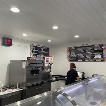 SUNDAES THE ICE CREAM PLACE - Updated October 2025 - 89 Photos & 88 ...