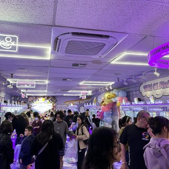 THE CLAW ARCADE - Updated June 2024 - 882 Photos & 823 Reviews - 4850 W ...