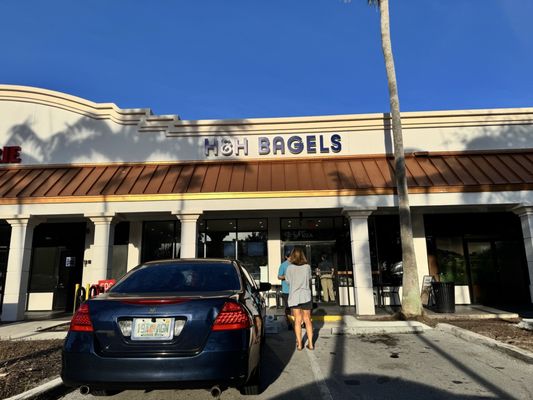 H & H BAGELS - Updated September 2025 - 95 Photos & 104 Reviews - 2200 ...