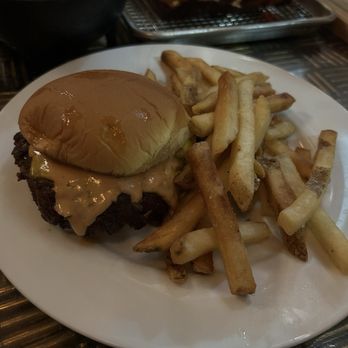 WHITE RABBIT GASTROPUB - Updated April 2025 - 759 Photos & 898 Reviews ...