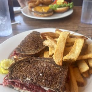 FAIRMOUNT RESTAURANT - 53 Photos & 61 Reviews - 1127 W Highway 101 ...