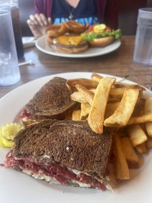 FAIRMOUNT RESTAURANT - Updated January 2026 - 60 Photos & 82 Reviews ...