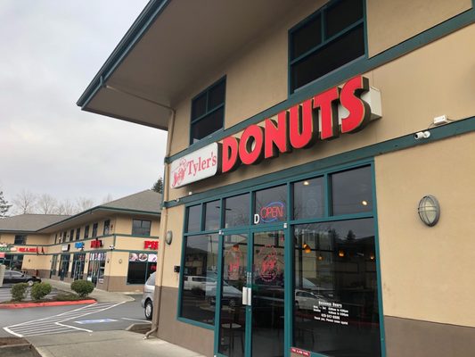 TYLER’S DONUT HOUSE - 52 Photos & 104 Reviews - Donuts - 11108 ...