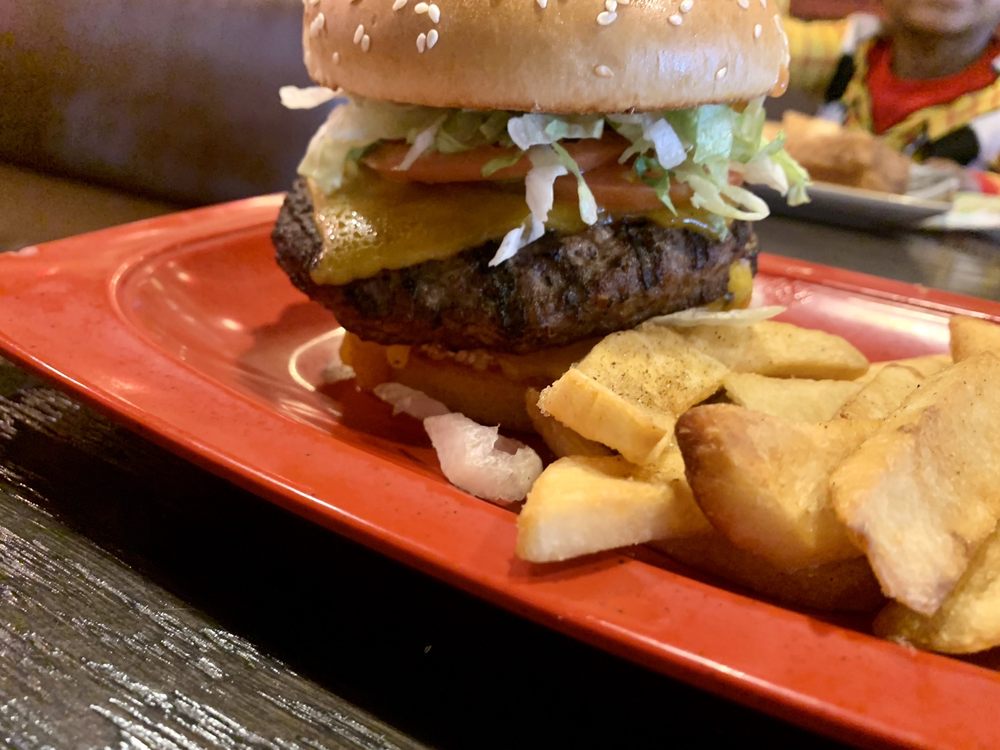 RED ROBIN GOURMET BURGERS AND BREWS - 112 Photos & 124 Reviews - 229 N ...