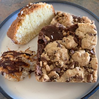 SWEET CRAVINGS BAKERY + BISTRO - Updated August 2025 - 442 Photos & 736 ...