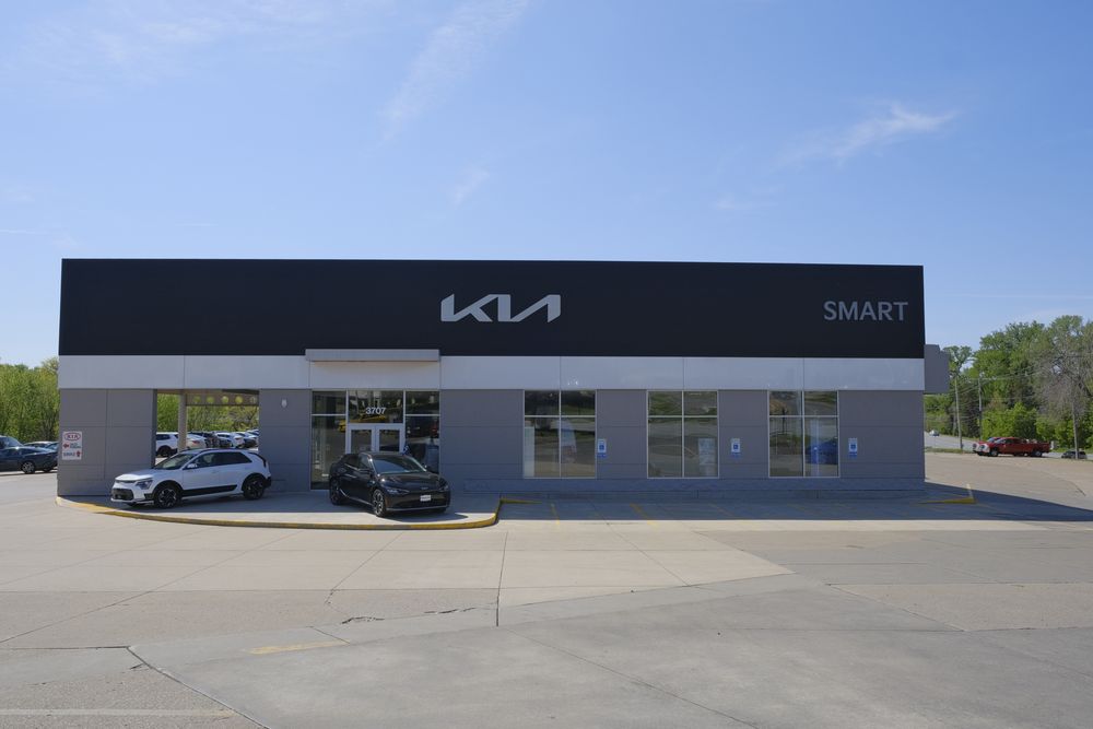 SMART KIA OF DAVENPORT - Updated June 2026 - 33 Photos - 3707 N ...