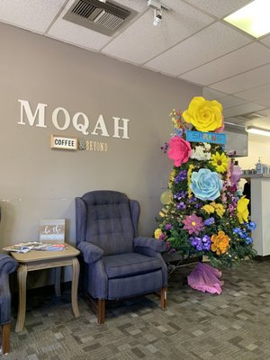 MOQAH COFFEE AND BEYOND - 42 Photos & 79 Reviews - 101 S La Canada Dr ...