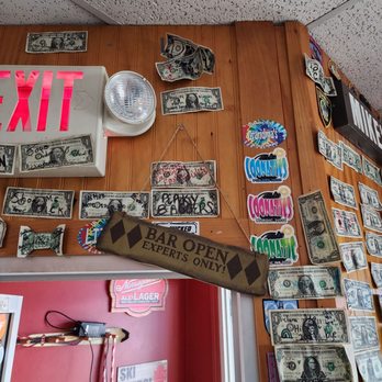 PUB32 - Updated September 2024 - 56 Photos & 110 Reviews - 264 Main St ...