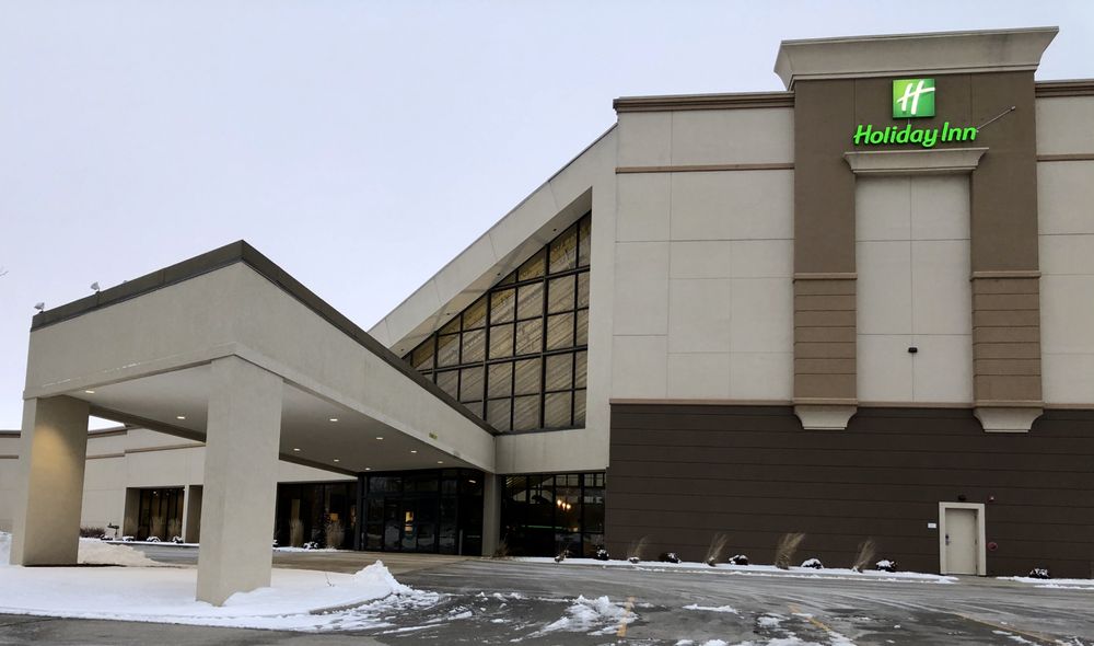 HOLIDAY INN BLOOMINGTON - NORMAL - 29 Photos & 21 Reviews - 8 Traders ...