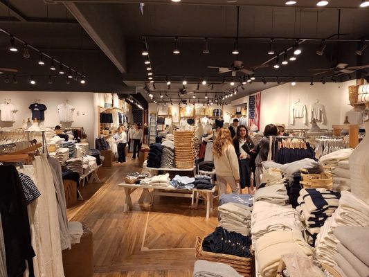 BRANDY MELVILLE - Updated March 2025 - 28 Photos & 31 Reviews - 8 E ...