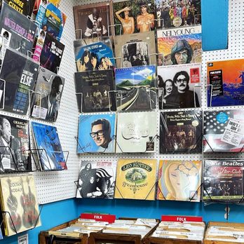 WUXTRY RECORDS & CD EXCHANGE - Updated January 2026 - 19 Photos & 36 ...