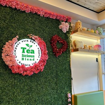 TEALICIOUS BLEND - Updated December 2025 - 25 Photos - 516 St. Albert ...