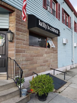 KELLY’S CORNER - 119 Photos & 107 Reviews - 400 Powhattan Ave, Lester ...
