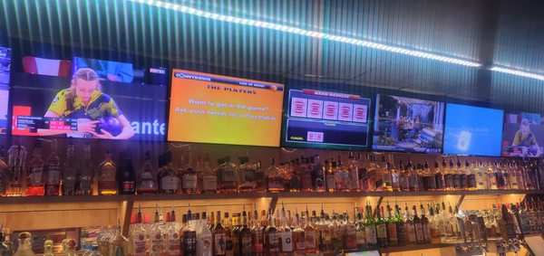 LOCALS PUB - Updated December 2025 - 27 Photos & 28 Reviews - 1580 ...