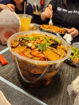 HAPPY SALAD - Updated December 2025 - 152 Photos & 25 Reviews - 1912 ...