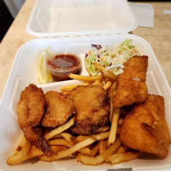 POINT LOMA SEAFOODS - Updated June 2024 - 2975 Photos & 2719 Reviews ...