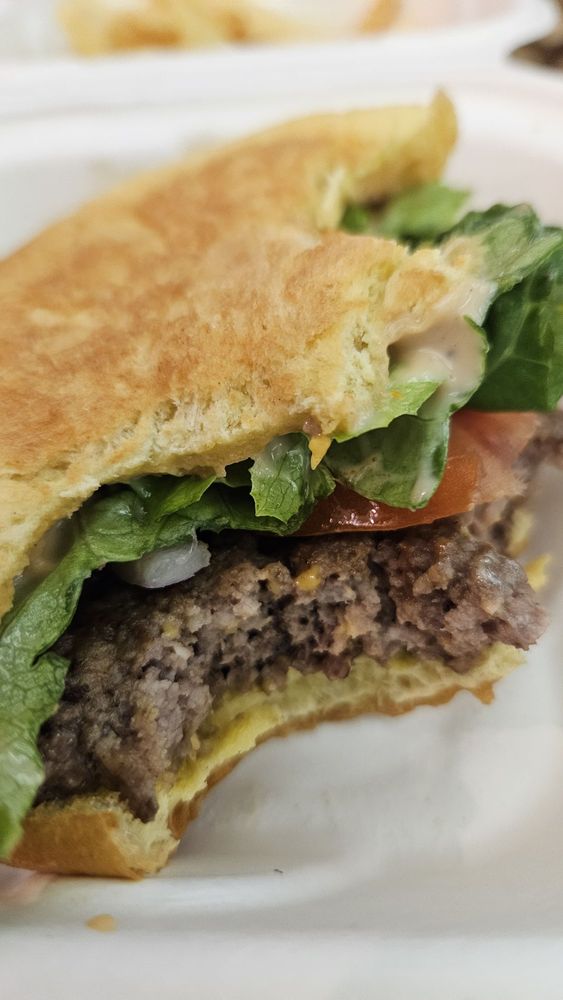 BASIC BURGER - Updated December 2025 - 490 L'Enfant Plz SW, Washington ...