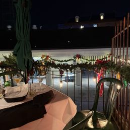 CAFE SBISA - Updated October 2025 - 1003 Photos & 713 Reviews - 1011 ...