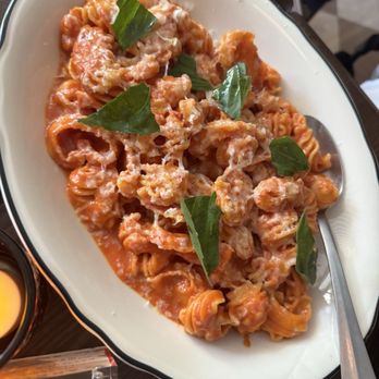 ZARELLA PIZZERIA & TAVERNA - Updated September 2025 - 317 Photos & 126 ...