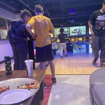 ROUND1 BOWLING & ARCADE - BURBANK - Updated May 2025 - 383 Photos & 360 ...