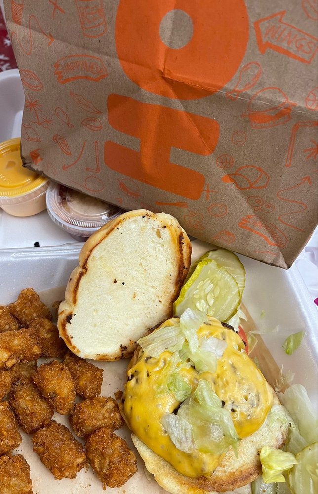 HOOTERS - Updated July 2024 - 88 Photos & 176 Reviews - 12759 Sw Fwy ...