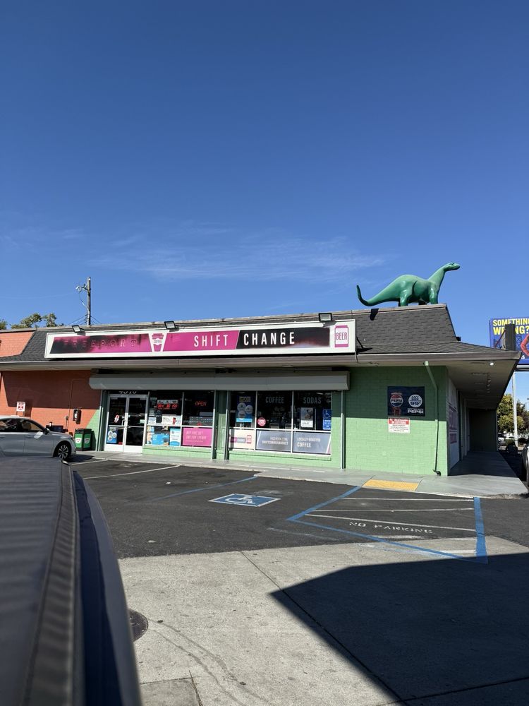 SHIFT CHANGE - Updated January 2026 - 29 Photos & 32 Reviews - 4516 ...