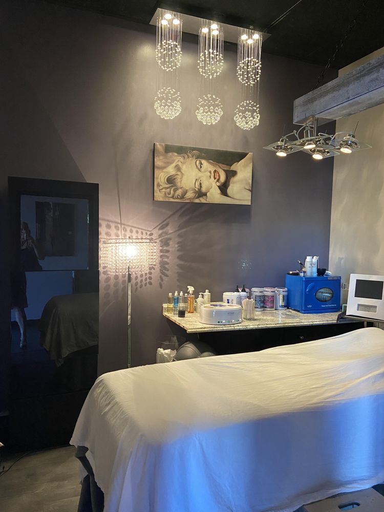 DIAMOND TAN SALON & SPA - Updated March 2026 - 112 N 20th Ave ...