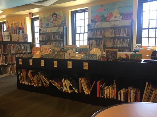GEORGETOWN PUBLIC LIBRARY - Updated November 2025 - 20 Photos & 27 ...