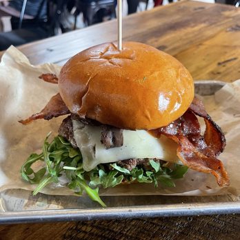BURGER BENCH - Updated June 2025 - 137 Photos & 62 Reviews - 230 Main ...