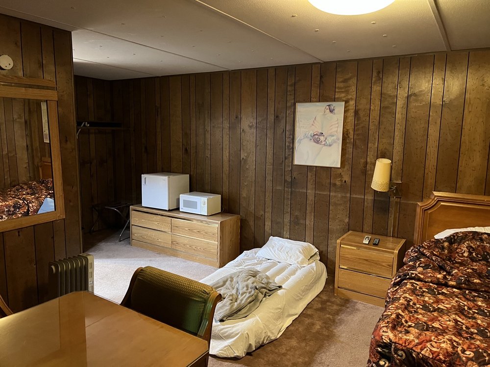 ATOMIC INN - Updated October 2025 - 85 Photos & 91 Reviews - 350 S ...