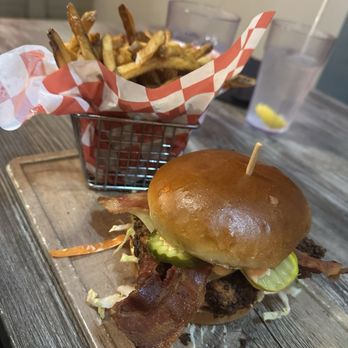 FLAMME BURGER - KEYSTONE - Updated August 2025 - 815 Photos & 595 ...