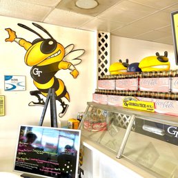 YELLOW JACKET HOT DOGS - Updated July 2025 - 76 Photos & 89 Reviews ...