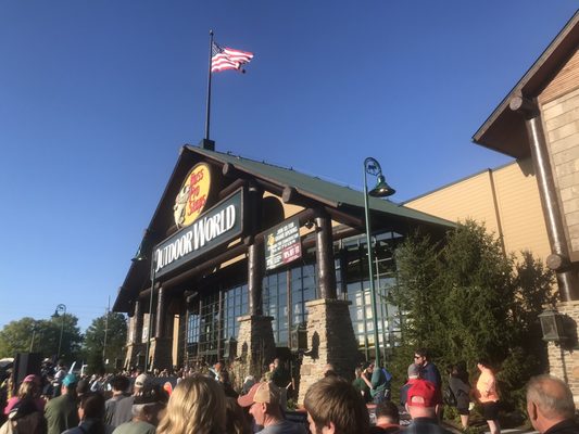 BASS PRO SHOPS - Updated August 2024 - 12 Reviews - 3600 S Lindbergh ...