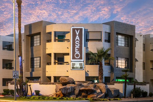 VASEO APARTMENTS - Updated December 2025 - 59 Photos - 16220 N 7th St ...