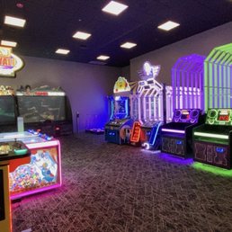 THE APEX - Updated December 2025 - 227 Photos & 70 Reviews - 1 Red Hawk ...