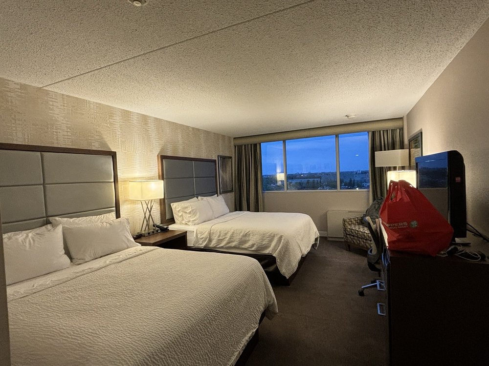 HOLIDAY INN WINNIPEG-SOUTH - Updated January 2026 - 70 Photos & 14 ...