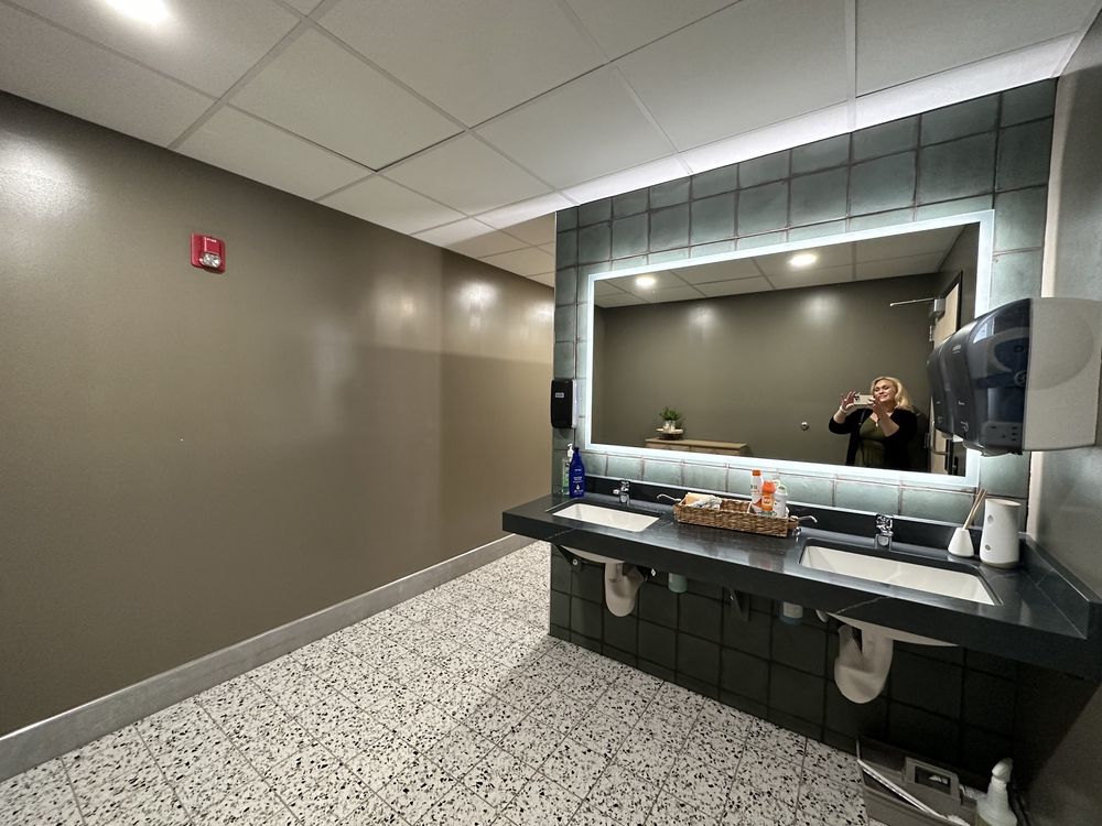 RV INN STYLE RESORTS AMPHITHEATER - Updated February 2025 - 101 Photos ...