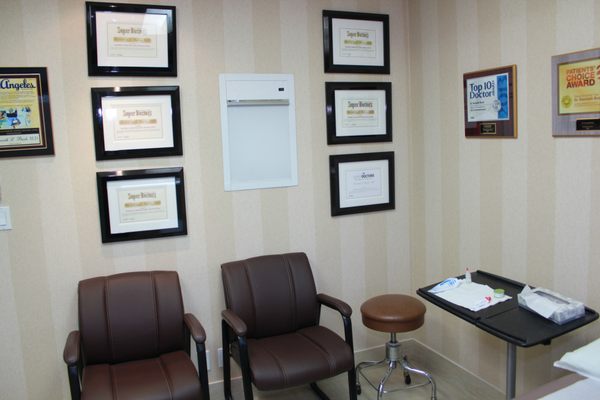 KENNETH BUCH, MD - Updated December 2025 - 16 Photos & 63 Reviews ...