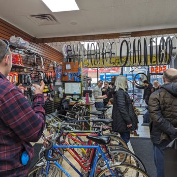 IGOR DOES MY BIKE - Updated June 2024 - 12 Photos - 5454 North Broadway ...