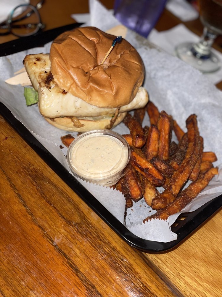 THE PARROT LOUNGE - Updated May 2025 - 322 Photos & 337 Reviews - 911 ...