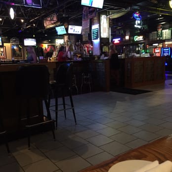 MOLLY’S EATERY & DRINKERY - Updated March 2025 - 10 Photos & 40 Reviews ...