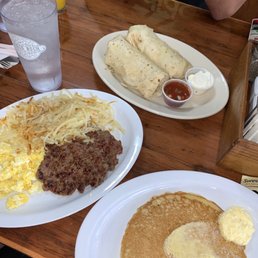 BALANCE ROCK EATERY & PUB - Updated August 2025 - 142 Photos & 196 ...