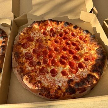 TIC TAC TOE PIZZA - Updated October 2025 - 185 Photos & 90 Reviews ...