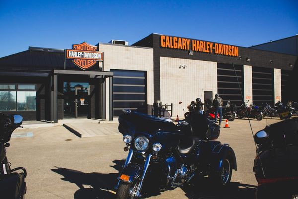 CALGARY HARLEY DAVIDSON - Updated May 2026 - 32 Photos - 2475 Pegasus ...