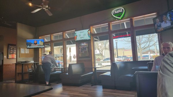 TJ CHUMPS - Updated October 2025 - 94 Photos & 129 Reviews - 12 E ...