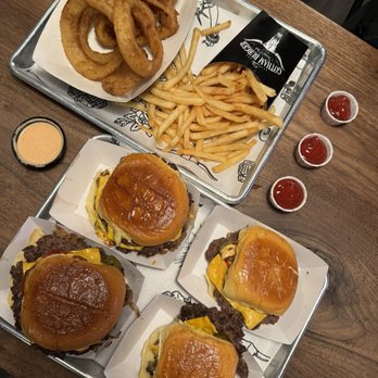 GOTHAM BURGER SOCIAL CLUB - Updated July 2024 - 228 Photos & 102 ...