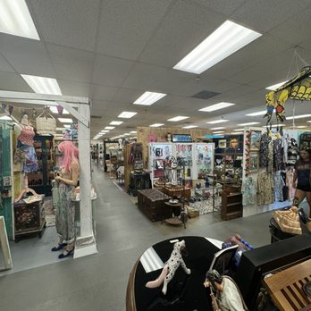ENCINITAS ANTIQUE MALL - Updated December 2025 - 109 Photos & 12 ...