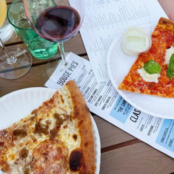 FLO’S WINE BAR & BOTTLE SHOP - Updated April 2024 - 47 Photos & 35 ...