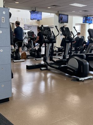 SOUTHRIDGE RECREATION CENTER - 32 Photos & 19 Reviews - 4800 McArthur ...