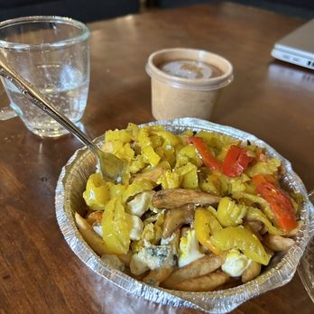 POUTINEVILLE - Updated May 2024 - 638 Photos & 603 Reviews - 1365 Rue ...